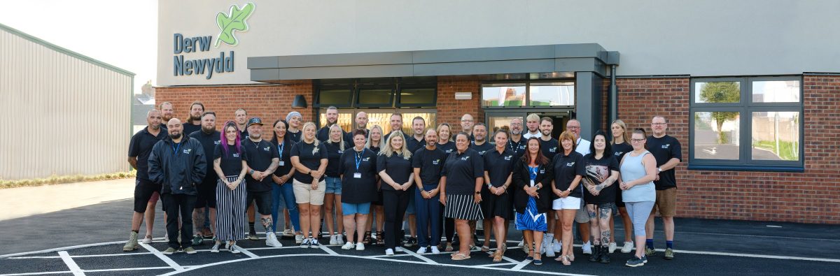 Derw Newydd - Ysgol Y Deri